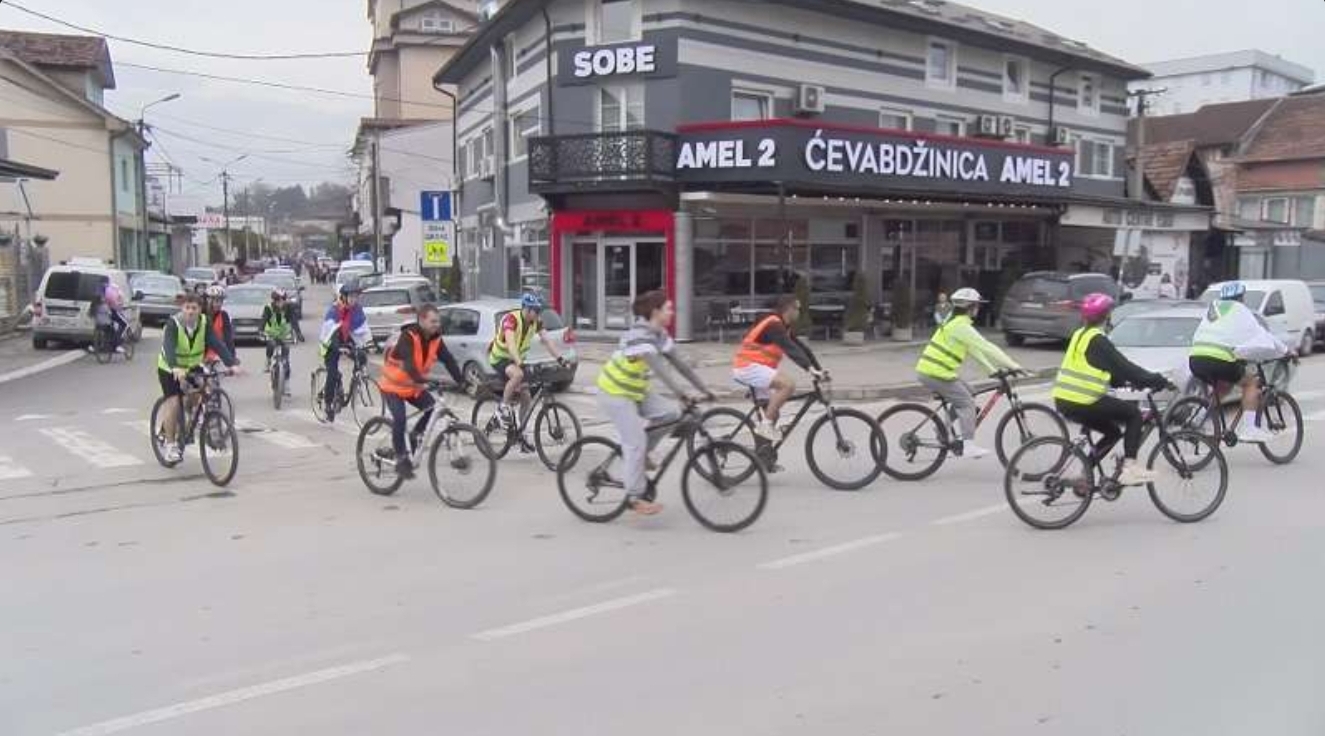 Novopazarski studenti biciklima krenuli ka Kraljevu: "Pumpaj, pumpaj ...