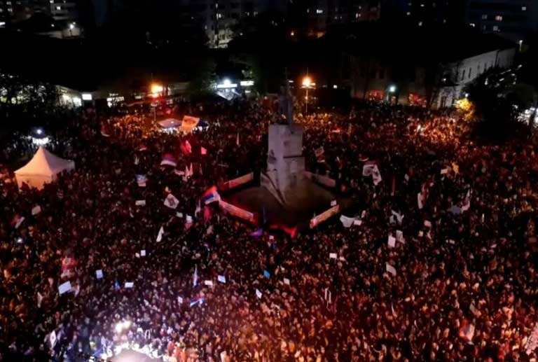 Više hiljada ljudi na protestu u Kraljevu: “Pumpaj, pumpaj Ibar vodo ...